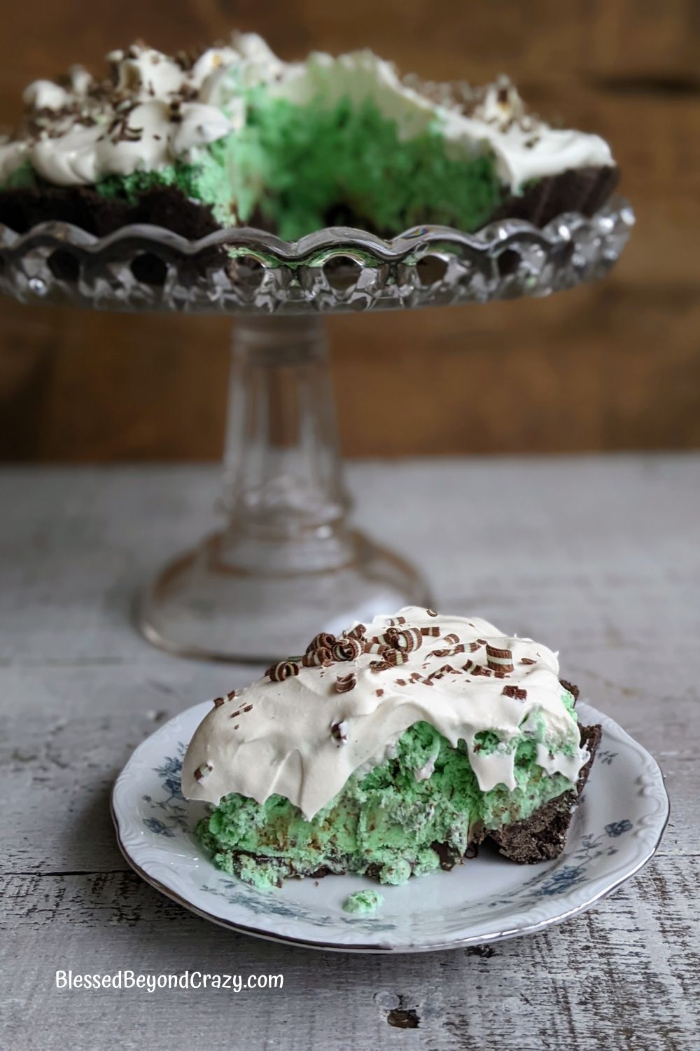 Make an Easy and Refreshing No-Bake Frozen Chocolate Mint Tart ...